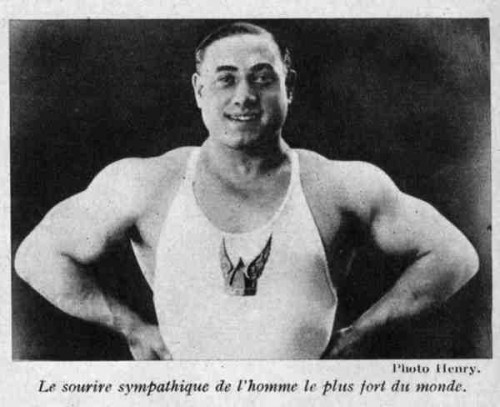 Sports d’Epoque fait renaître le slip de l’homme le plus fort du monde ...